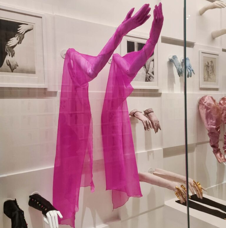 Elsa Schiaparelli. When Surrealist Art became French Couture.